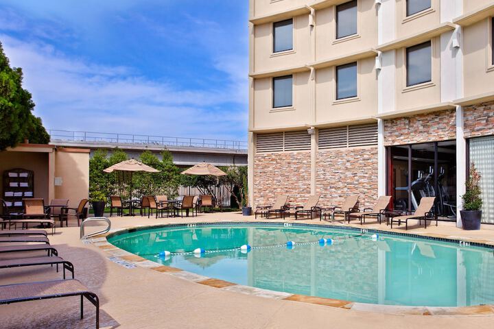 Holiday Inn Dallas Market Center an IHG Hotel Dallas | Bookonline.com