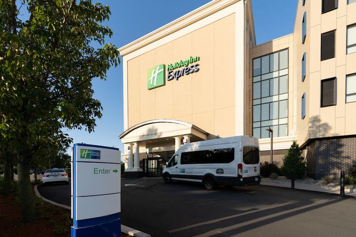 Holiday Inn Express Boston an IHG Hotel Boston | Bookonline.com