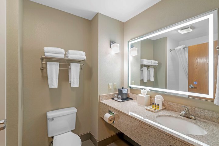 Best Western Plus Denton Inn & Suites Denton | Bookonline.com
