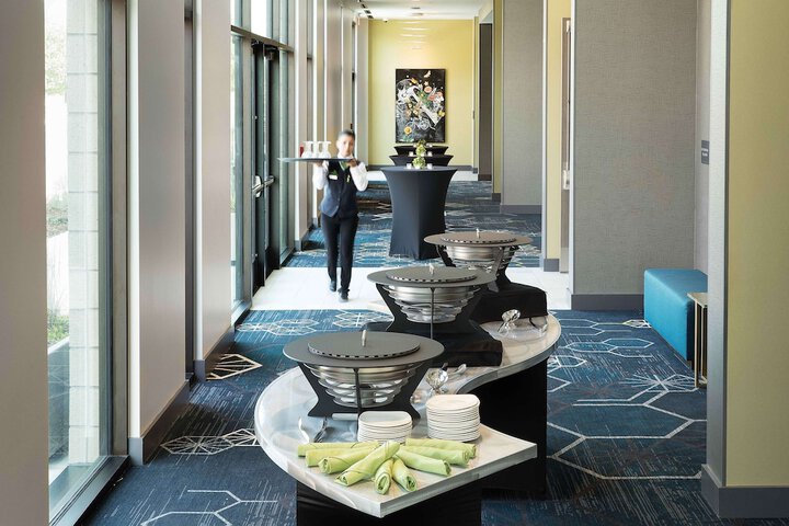 DoubleTree by Hilton Greeley at Lincoln Park Greeley | Bookonline.com