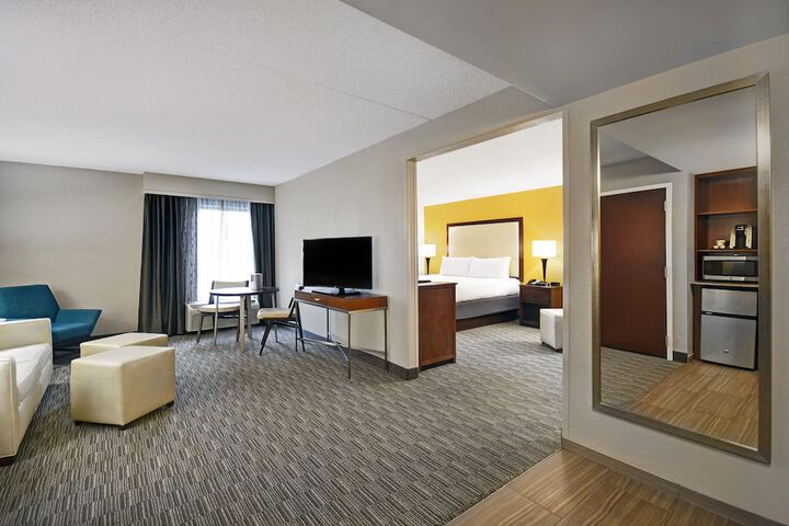Holiday Inn Express & Suites Cincinnati Riverfront an IHG Hotel ...