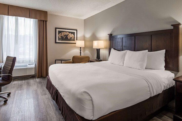 Best Western Paramus Hotel & Suites Paramus | Bookonline.com