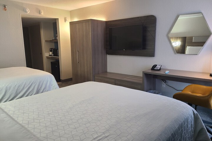 Holiday Inn Express And Suites Ft Lauderdale N Exec Airport An Ihg Hotel