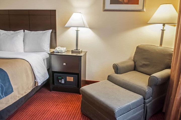 Quality Inn Rio Rancho | Bookonline.com