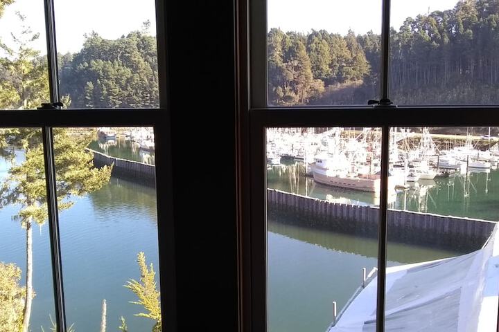 Noyo Harbor Inn Restaurant&Tavern Fort Bragg | Bookonline.com