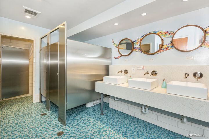 Samesun Ocean Beach Hostel San Diego | Bookonline.com