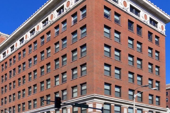 The Current Iowa Autograph Collection Davenport | Bookonline.com