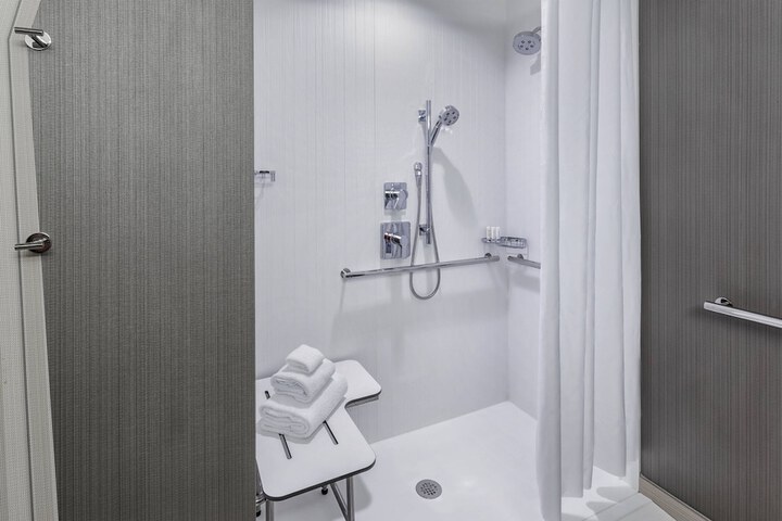 Courtyard by Marriott Wayne Fairfield Wayne | Bookonline.com
