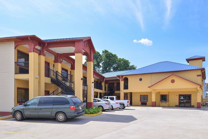 Americas Best Value Inn & Suites Houston Downtown Houston | Bookonline.com