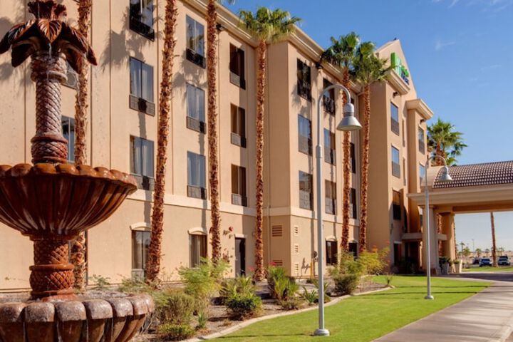 Holiday Inn Express & Suites Yuma an IHG Hotel Yuma | Bookonline.com