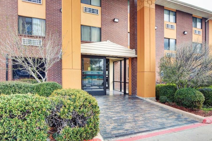 Quality Inn DFW Airport North Irving | Bookonline.com