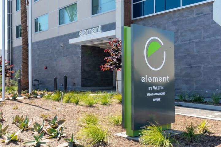Element Irvine Irvine | Bookonline.com
