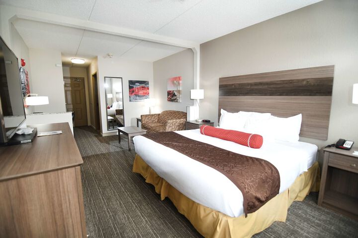 Best Western Plus Sandusky Hotel & Suites Sandusky | Bookonline.com