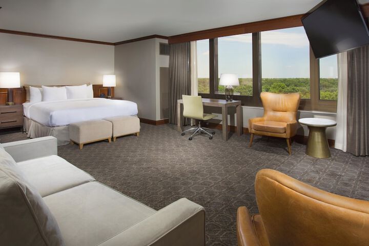 DoubleTree by Hilton Chicago Oak Brook Oak Brook | Bookonline.com