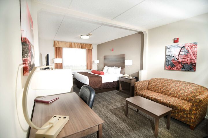 Best Western Plus Sandusky Hotel & Suites Sandusky | Bookonline.com