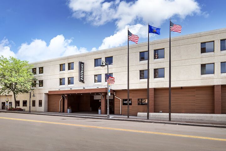 Hilton Appleton Paper Valley Appleton | Bookonline.com