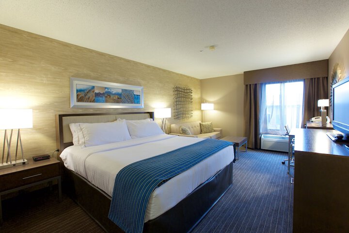 Holiday Inn Express Fargo West Acres an IHG Hotel Fargo | Bookonline.com