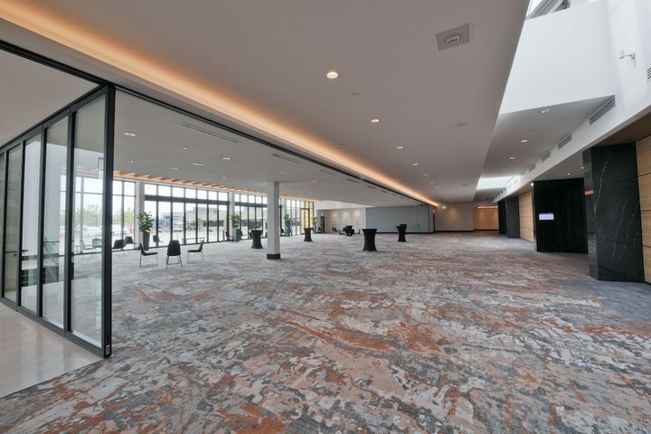 Sheraton Laval Hotel Laval | Bookonline.com