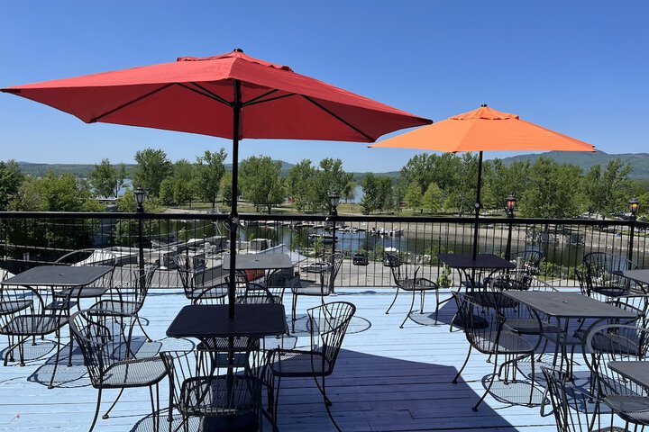 Auberge Du Grand Lac Magog | Bookonline.com