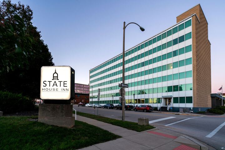 State House Inn Springfield | Bookonline.com