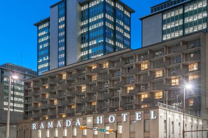 Ramada Plaza by Wyndham Calgary Downtown Calgary | Bookonline.com