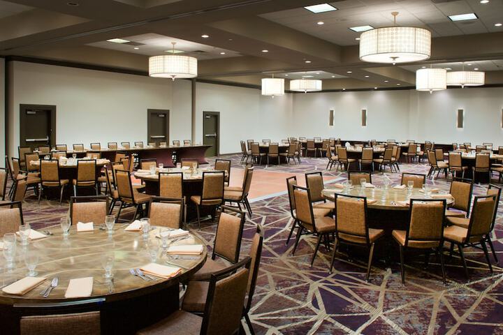 Embassy Suites by Hilton Philadelphia Airport Philadelphia | Bookonline.com