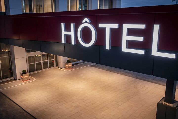 Grand Times Hotel Laval Centropolis Laval | Bookonline.com