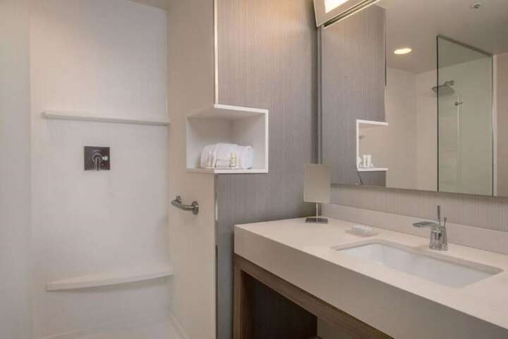 Courtyard by Marriott Wayne Fairfield Wayne | Bookonline.com