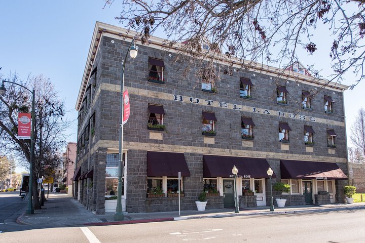 Hotel La Rose Santa Rosa | Bookonline.com