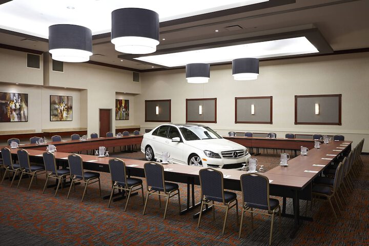 Courtyard by Marriott Montreal Airport Montreal | Bookonline.com