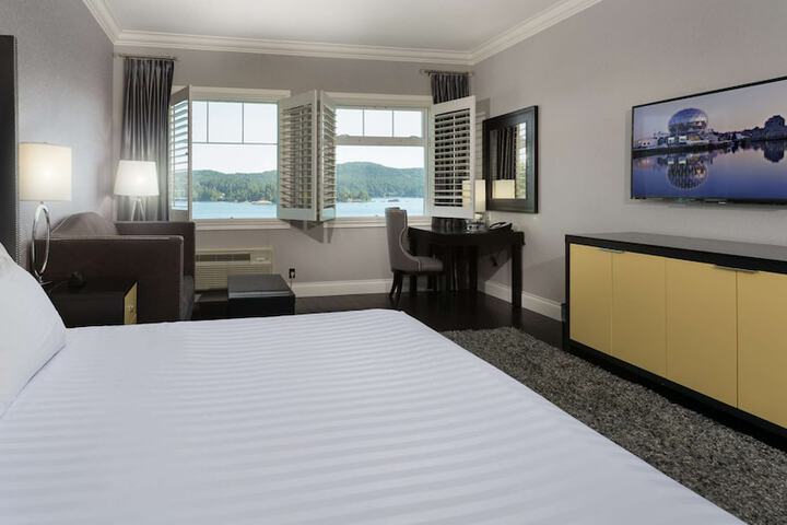 Prestige Oceanfront Resort WorldHotels Luxury Sooke | Bookonline.com