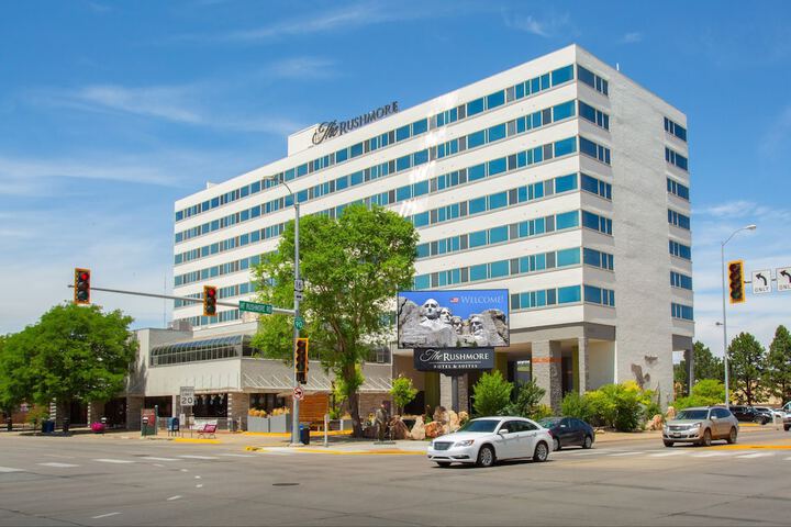 The Rushmore Hotel & Suites BW Premier Collection Rapid City ...