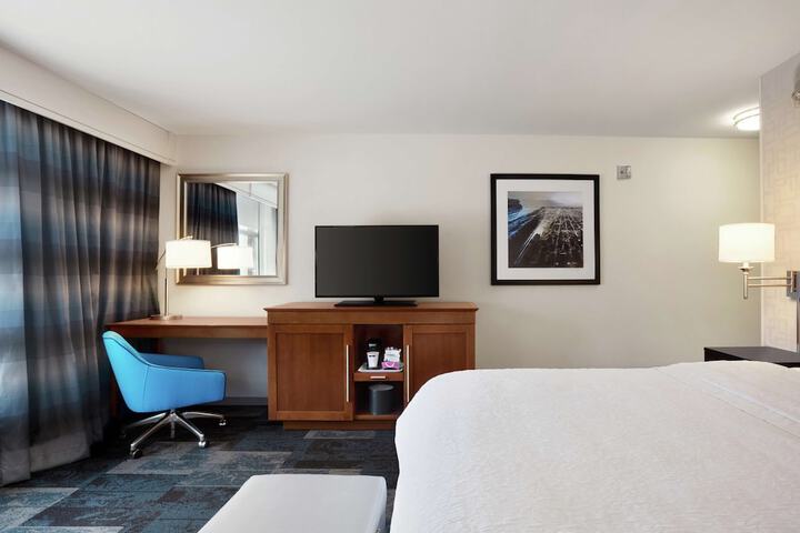 Hampton Inn & Suites Rosemont Chicago OHare Rosemont | Bookonline.com