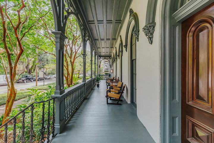 Bellwether House Savannah | Bookonline.com