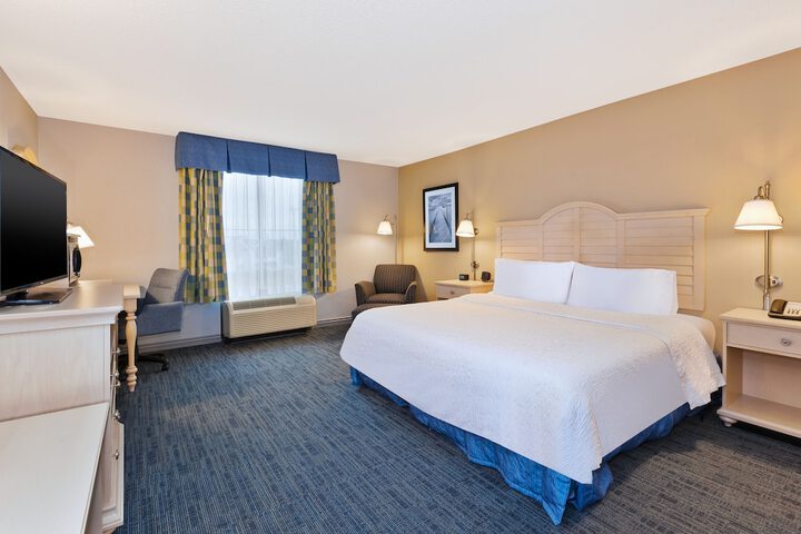 Hampton Inn & Suites Cape Cod West Yarmouth West Yarmouth | Bookonline.com