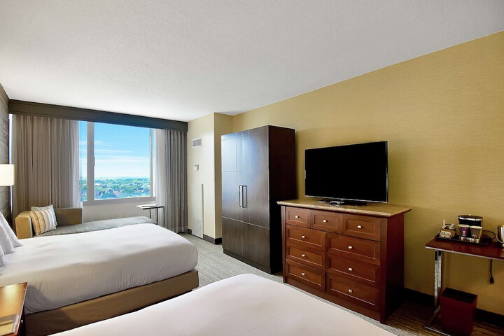 DoubleTree by Hilton Hotel & Suites Houston by the Galleria Houston ...