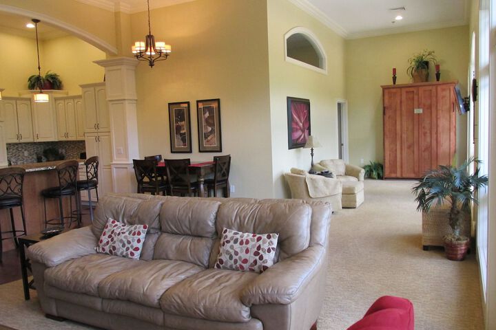 Riverwalk Place Resort & Spa Gladwin | Bookonline.com