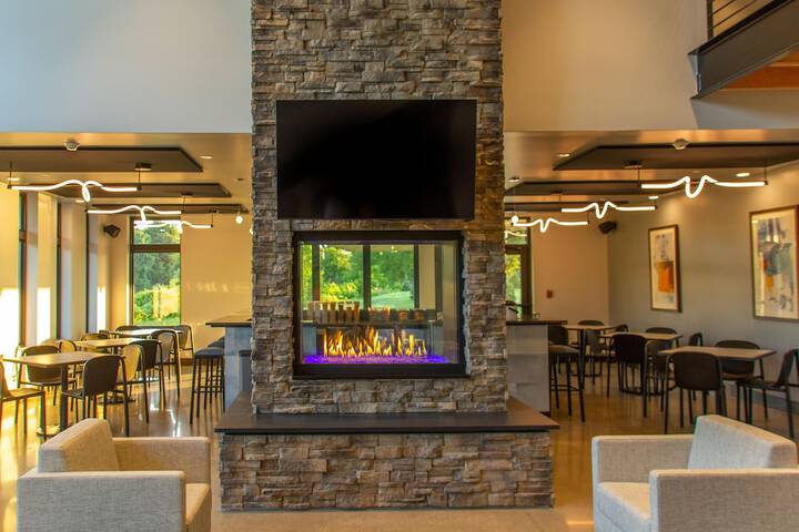 Watershed Hotel Sheboygan | Bookonline.com