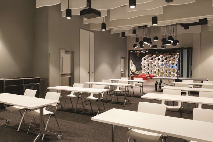 Radisson RED Minneapolis Minneapolis | Bookonline.com