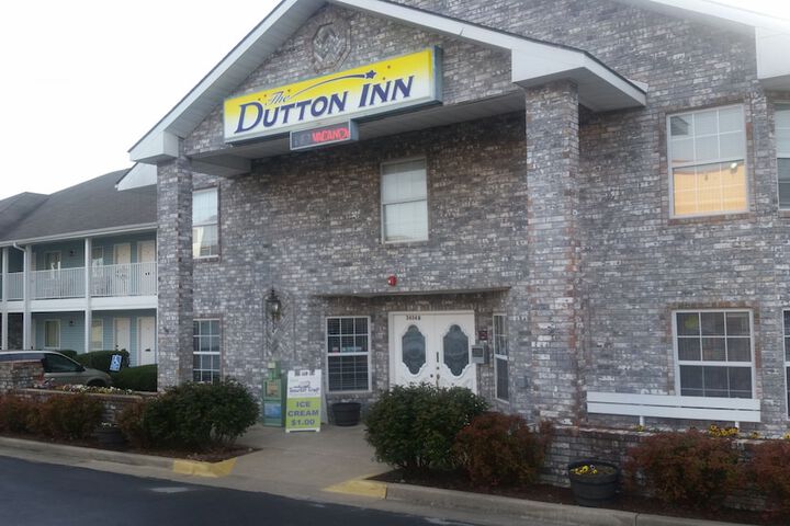 Dutton Inn Branson | Bookonline.com