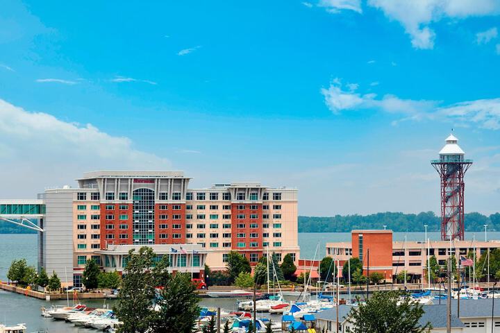 Sheraton Erie Bayfront Hotel Erie | Bookonline.com