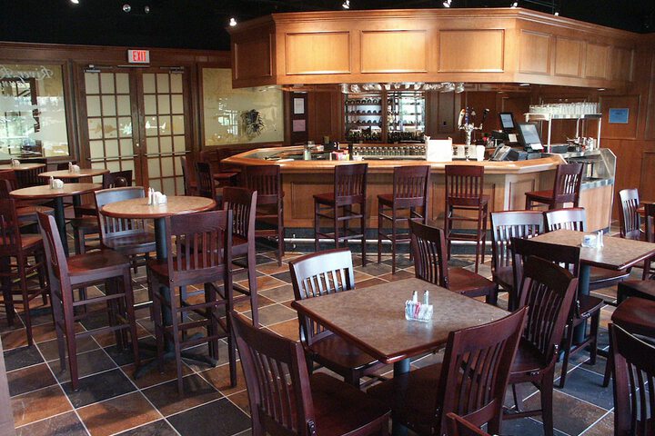 Riverwalk Place Resort & Spa Gladwin | Bookonline.com