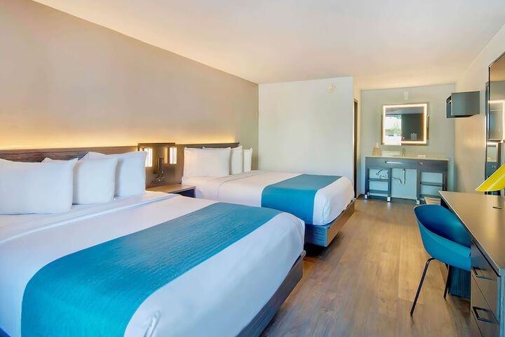 Motel 6 Louisville KY Airport Fair Expo Louisville | Bookonline.com