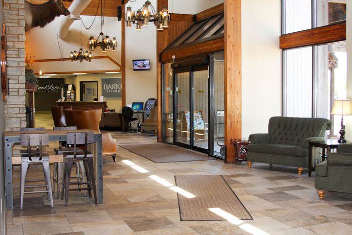 Barkers Island Inn Resort Superior | Bookonline.com