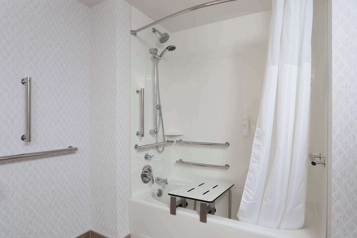 Hampton Inn & Suites Manistee Waterfront Manistee | Bookonline.com