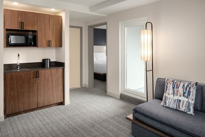 Courtyard by Marriott Seattle Bellevue / Downtown Bellevue | Bookonline.com