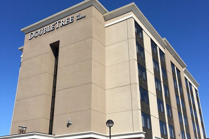 DoubleTree by Hilton Kitchener Kitchener | Bookonline.com