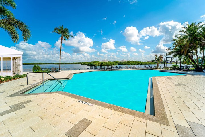 DoubleTree by Hilton Tampa Rocky Point Waterfront Tampa | Bookonline.com