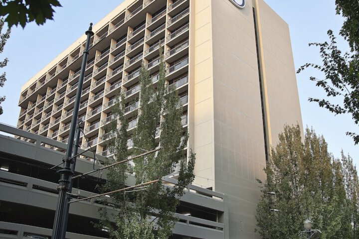 DoubleTree by Hilton Hotel Portland Portland | Bookonline.com