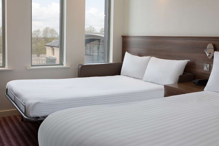 Hampton by Hilton York York | Bookonline.com